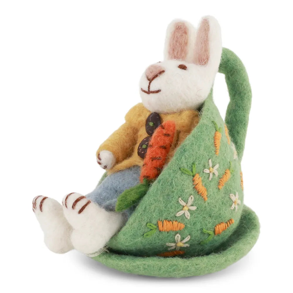 Osterhase in Tasse - Handgefertigt aus Filz | Gry & Sif – Alsaba